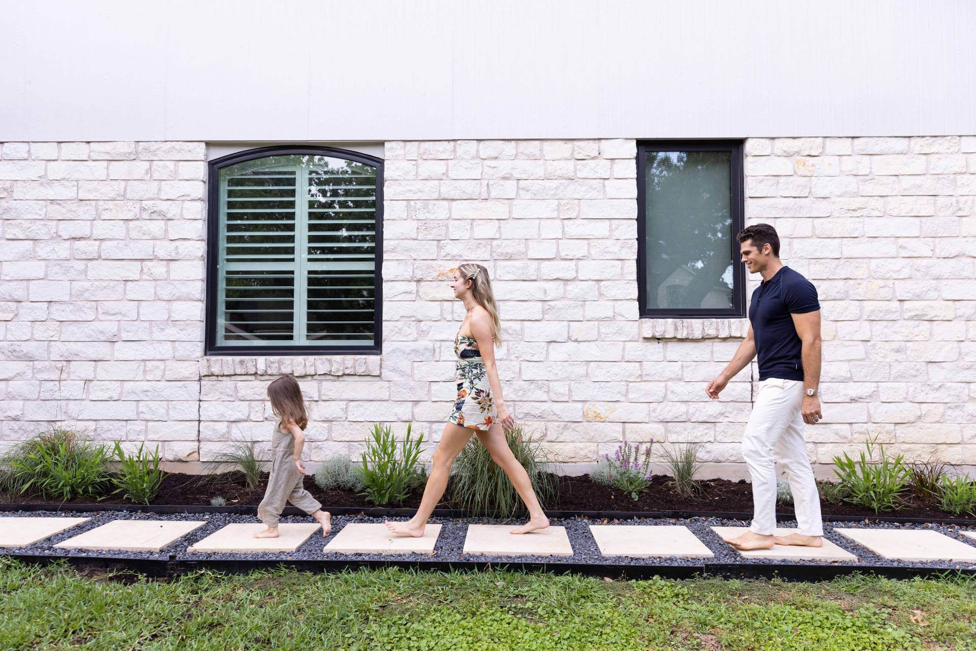 Contemporary Backyard Landscape Design in Austin, TX | Yardzen