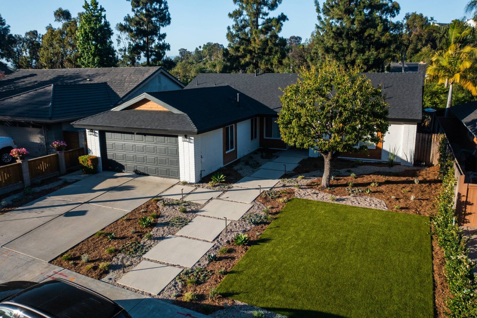 Modern Front Yard: Landscaping & Exterior Design Ideas and Inspiration ...